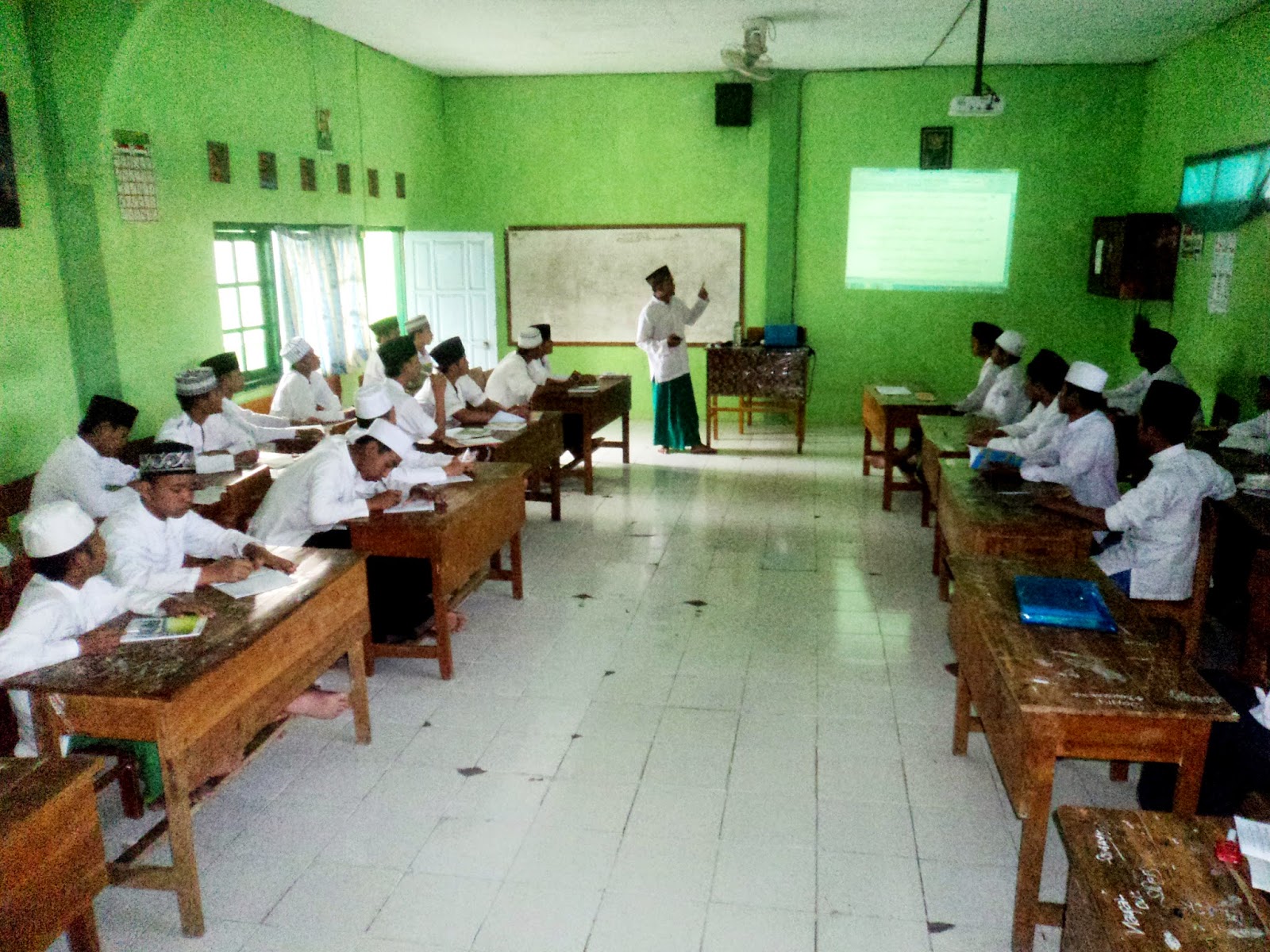 MADRASAH DINIYAH AL-YASINI PASURUAN: Tingkatkan Kualitas