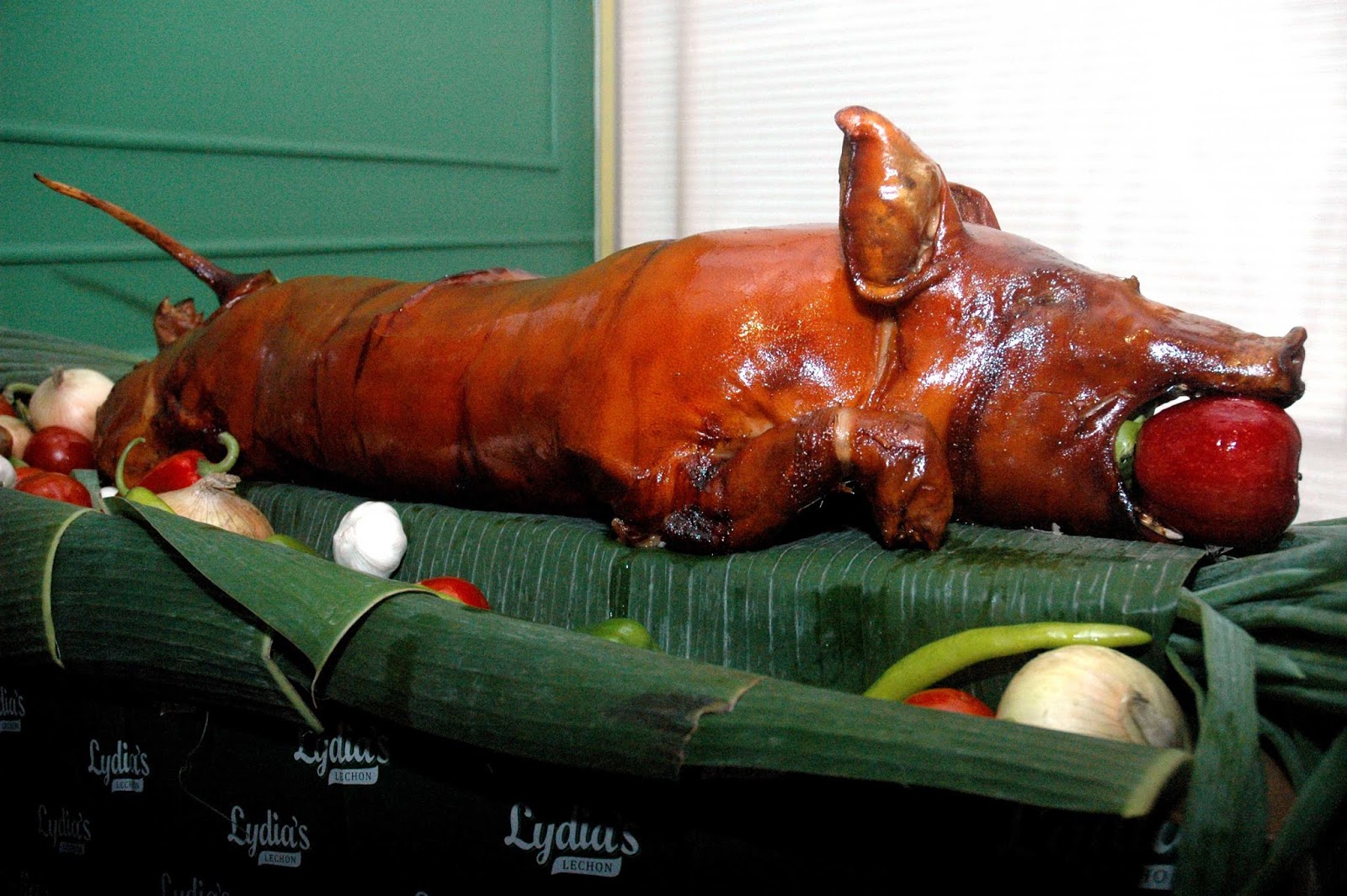 DUDE FOR FOOD: #EverydayLechonHappiness: Lydia's Lechon Turns 55
