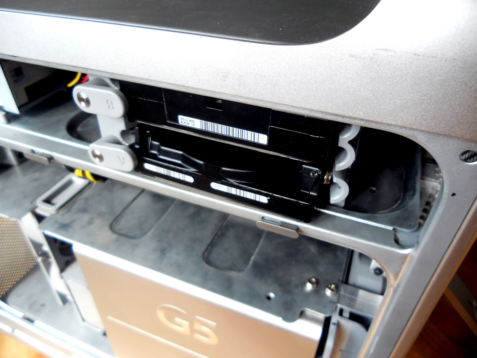 BuildIts: How to Fit Your PC in a Power Mac G5 Case