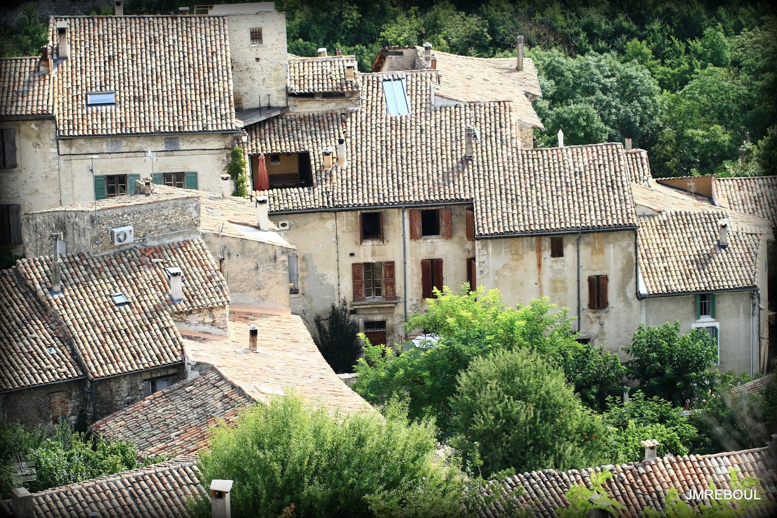 Musique & Nature zen: Toits de village en Provence...