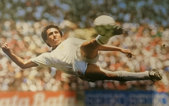 Manuel Negrete y su majestuoso gol en 1986 - Futbol en Vivo