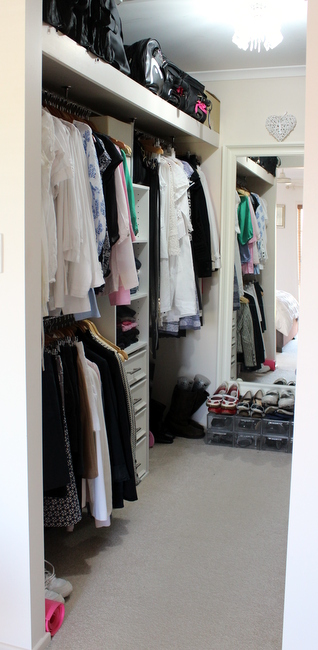 Stylish Settings: Mini-Makeover for the Walk in Wardrobe