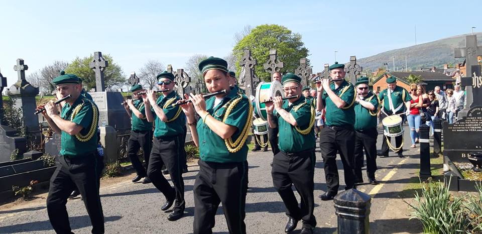 El norte de Irlanda: Conmemoración de Pascua de Saoradh en Belfast y Derry