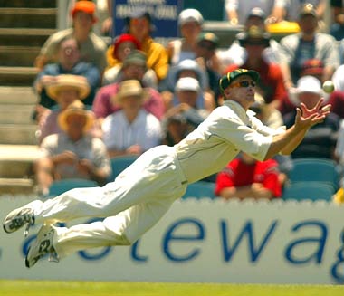 Aleda Costa: Best Cricket Catches Images