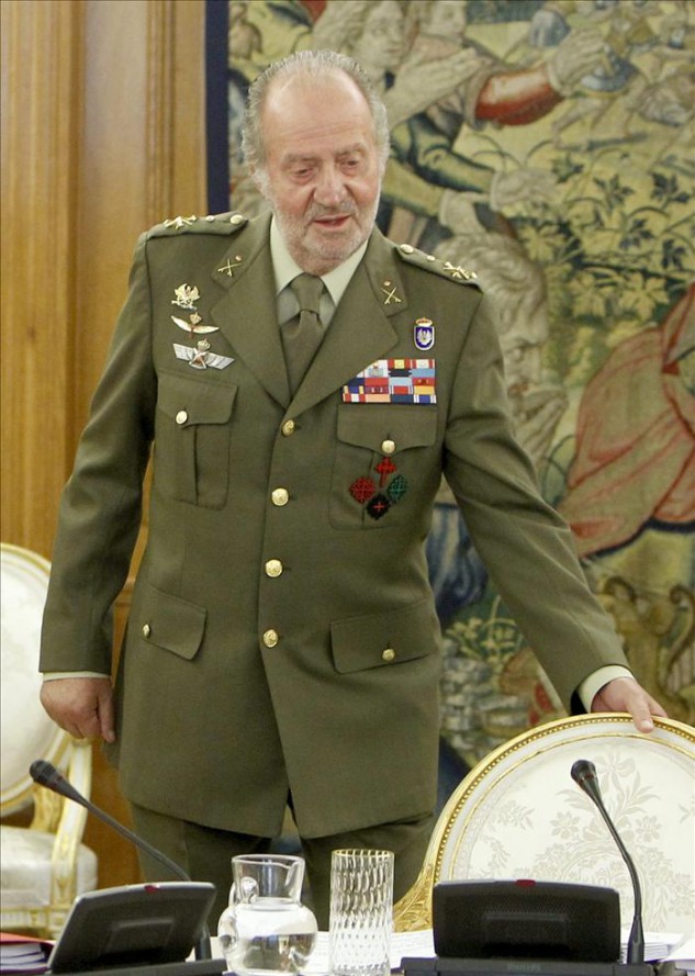 LA BALLENA ALEGRE: LA "PIÑA" DEL REY