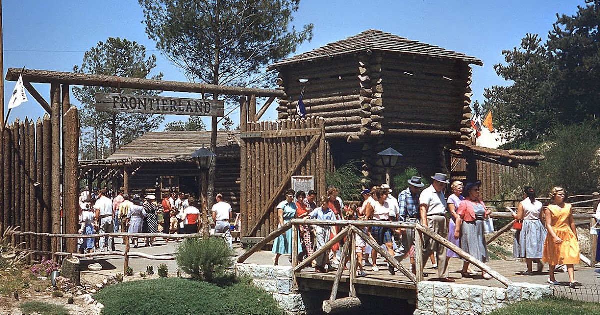 GORILLAS DON'T BLOG: Entrance to Frontierland and Adventureland