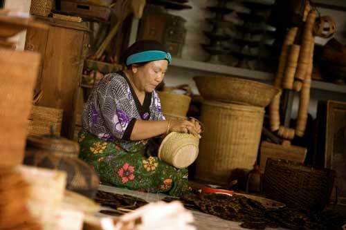 LOMBOK MIRAH SASAK ADIE: ANYAMAN DESA BELEKA