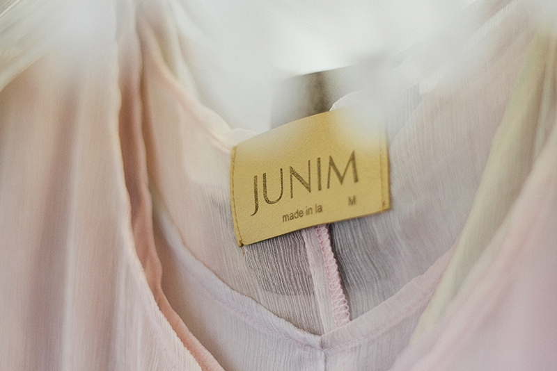 Charcoal alley : → (JUH-nim) LA ↲