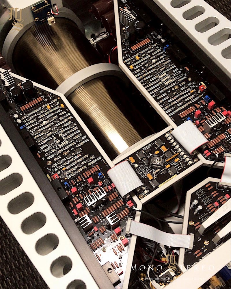 BOULDER 3050 POWER AMPLIFIERS – M & S | Ultimate High-Fidelity