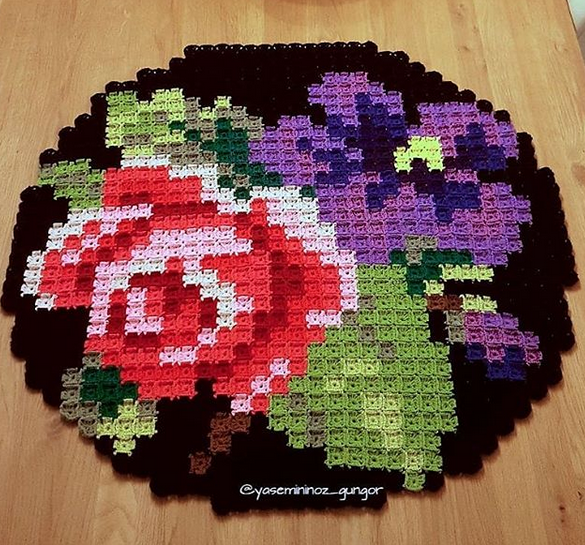 Little Treasures: Crochet inspiration - Pixel Crochet Blankets