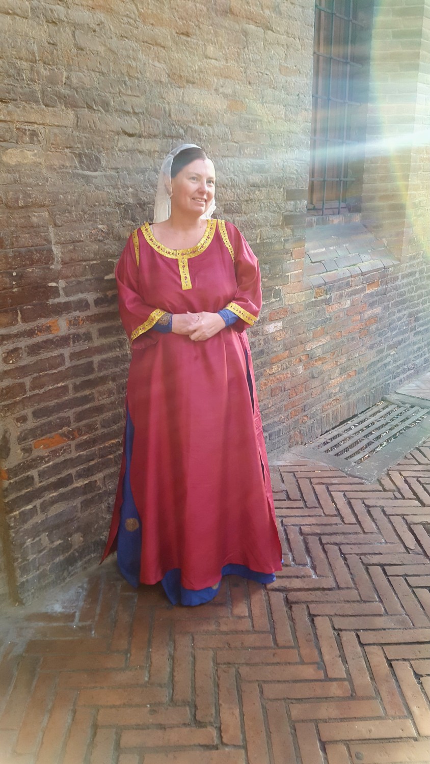 Eva's historical costuming blog: Wearing Italian medieval style ...