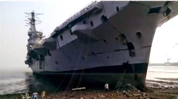 Asian Defence News: Dismantling of iconic warship INS Vikrant R11 ...