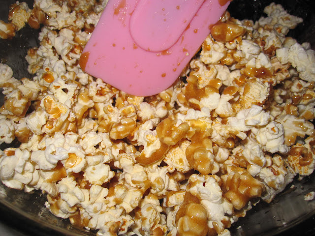 Eat with Grace: Caramel Popcorn