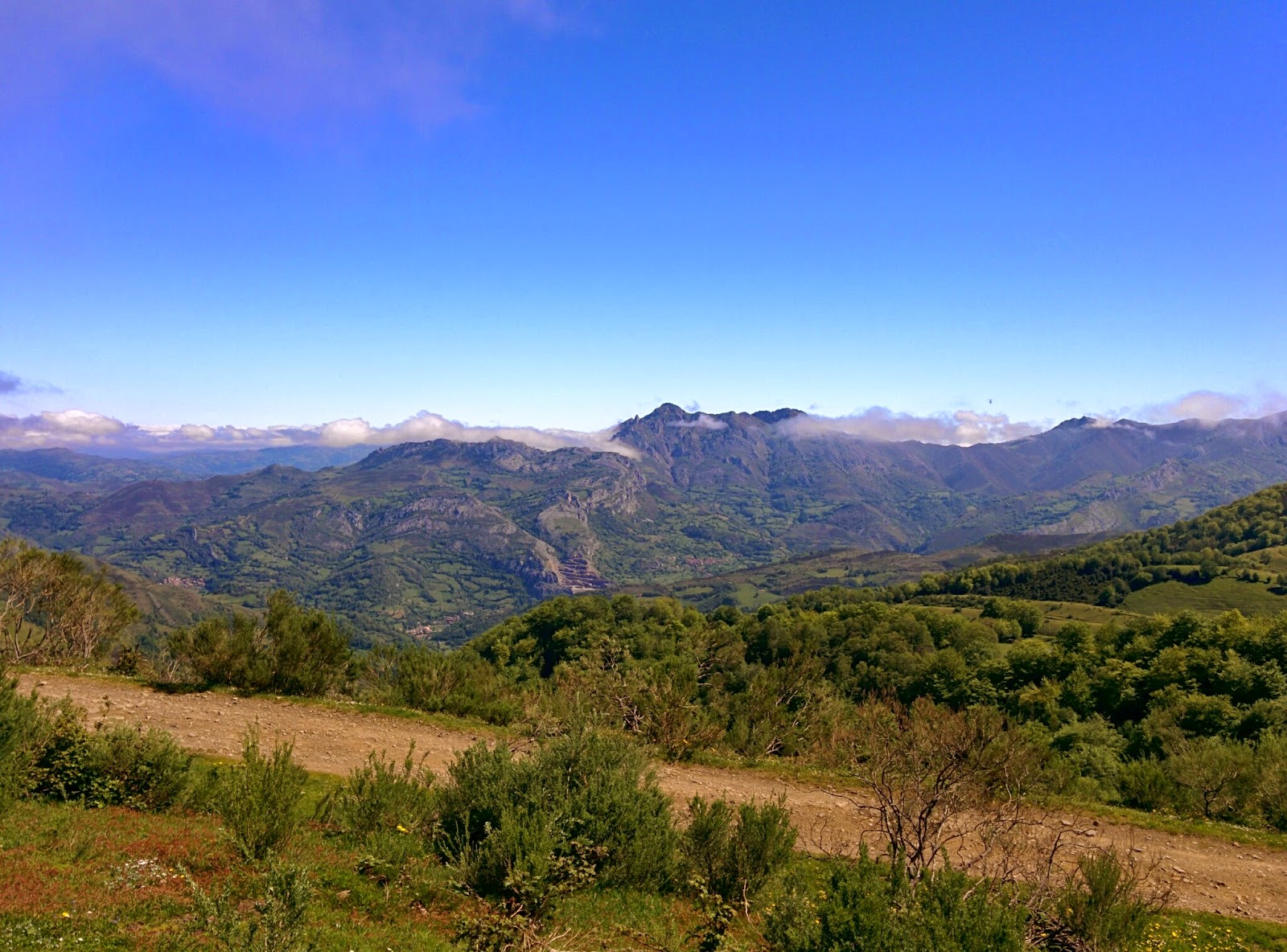 A lo bouzo: Alto de la Texera desde Cotobello [Aller]