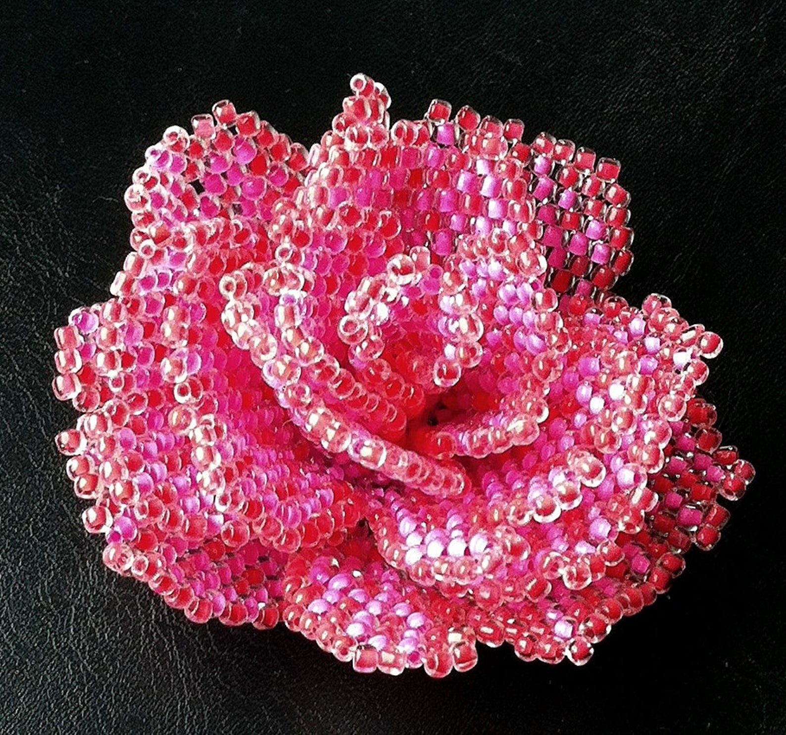 Gemplusleather's Beadwork Flower Tutorial Giveaway / The Beading Gem