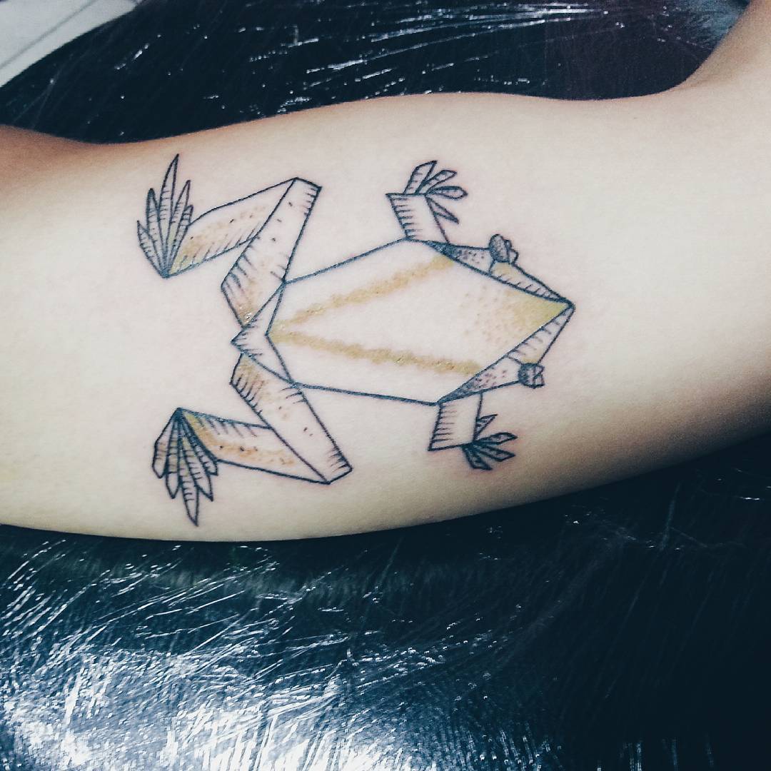 Tatuajes origami y su significado, el arte de la papiroflexia en la piel