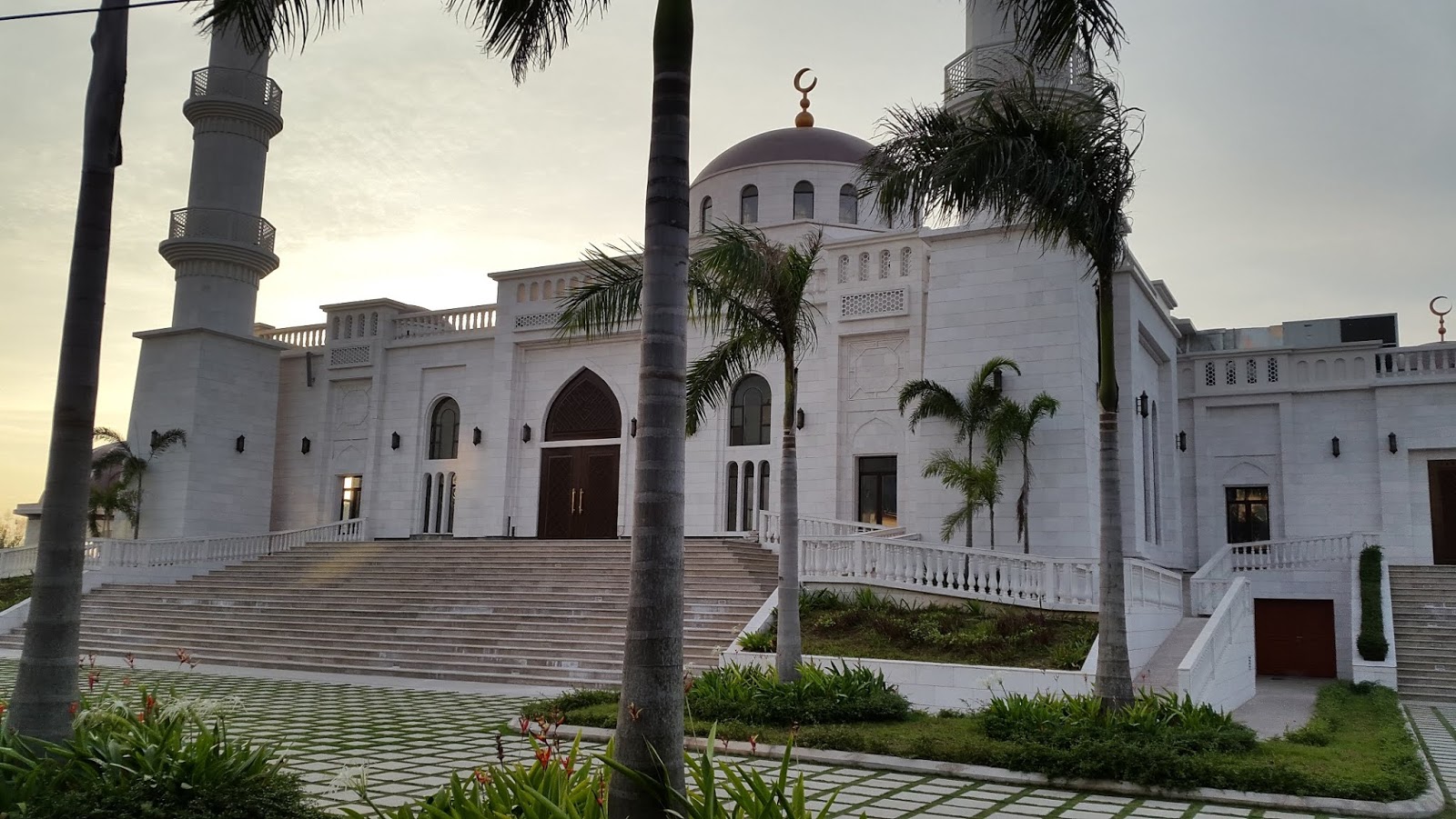 Cambodia: Mosques in Cambodia - Al Serkal Mosque, Phnom Penh
