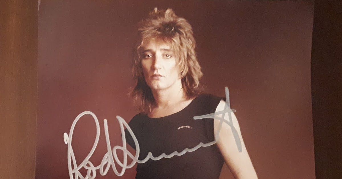 Autograph VIP: Sir Roderick David Stewart, a British rock singer and ...