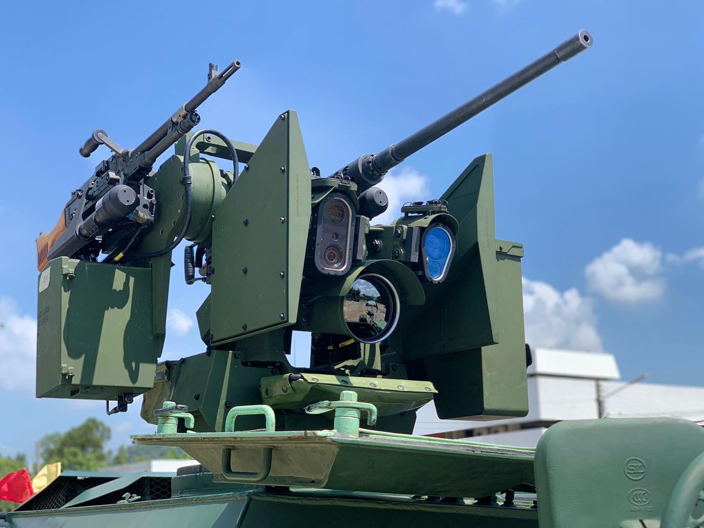 AAG_th บันทึกประจำวัน: กองทัพบกไทยทดสอบรถเกราะล้อยาง V-100 ติดป้อมปืน ...