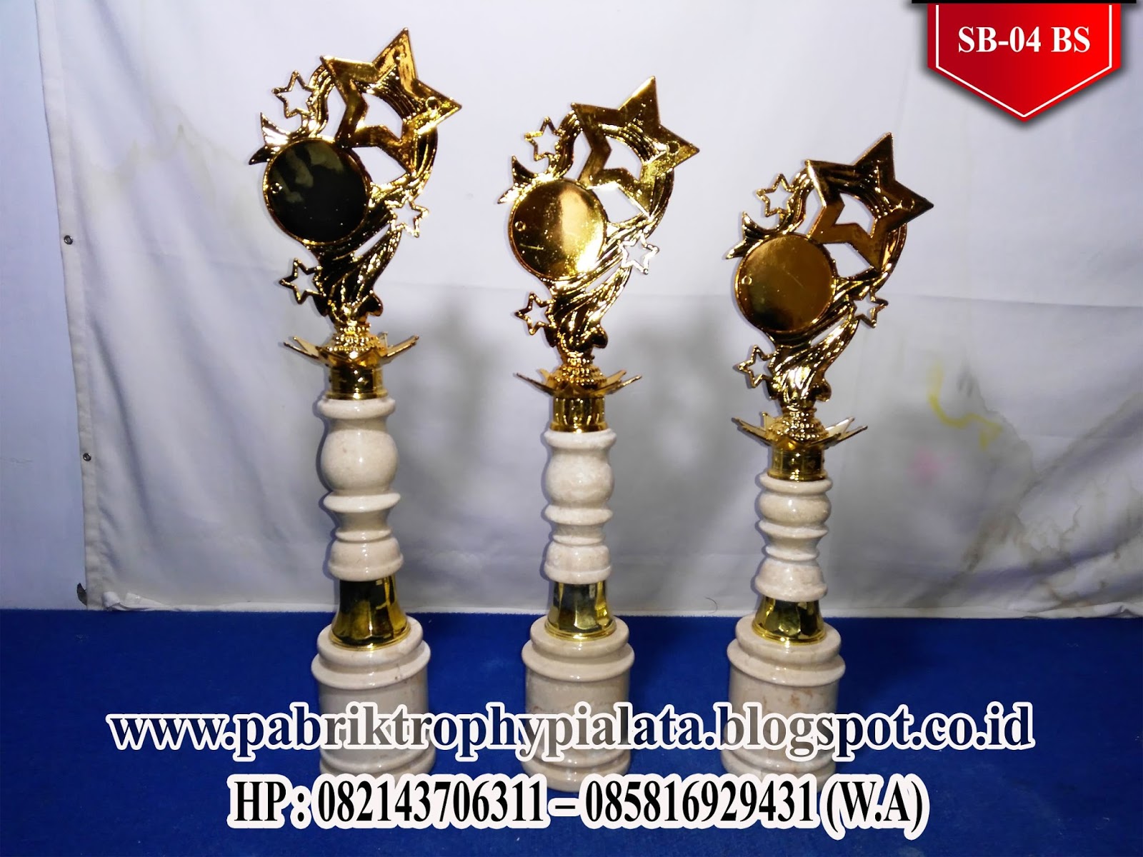 Sedia Piala Juara | Pusat Piala