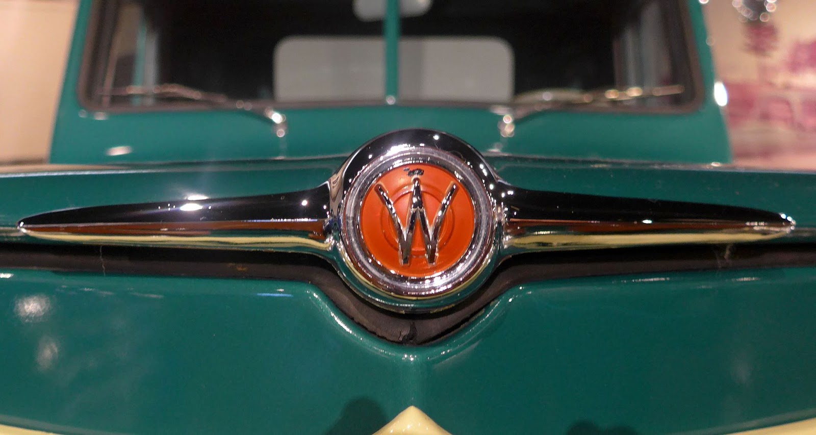 American Auto Emblems: WILLYS-KNIGHT/WILLYS