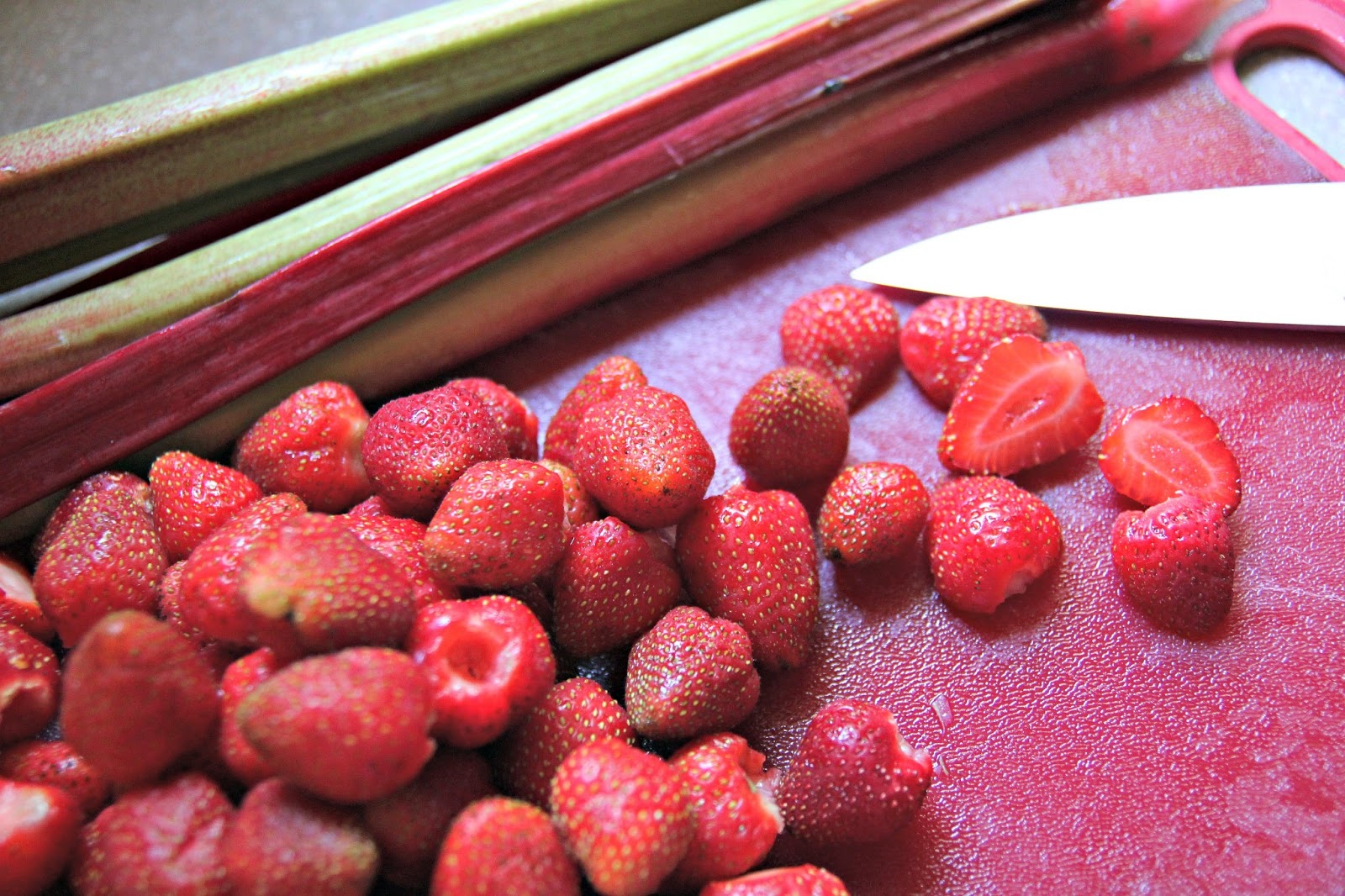 Slow Cooker Strawberry Rhubarb Jam ~ Recipe | The Cottage Home | Bloglovin’