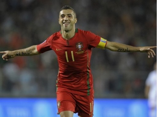 World Top Players: Simao Sabrosa Wallpaper