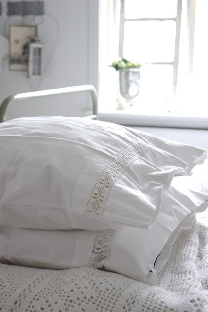 Ticking and Toile: ~linen love~