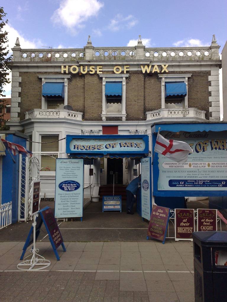 mdolla: World’s Worst Waxworks Goes to the Wall