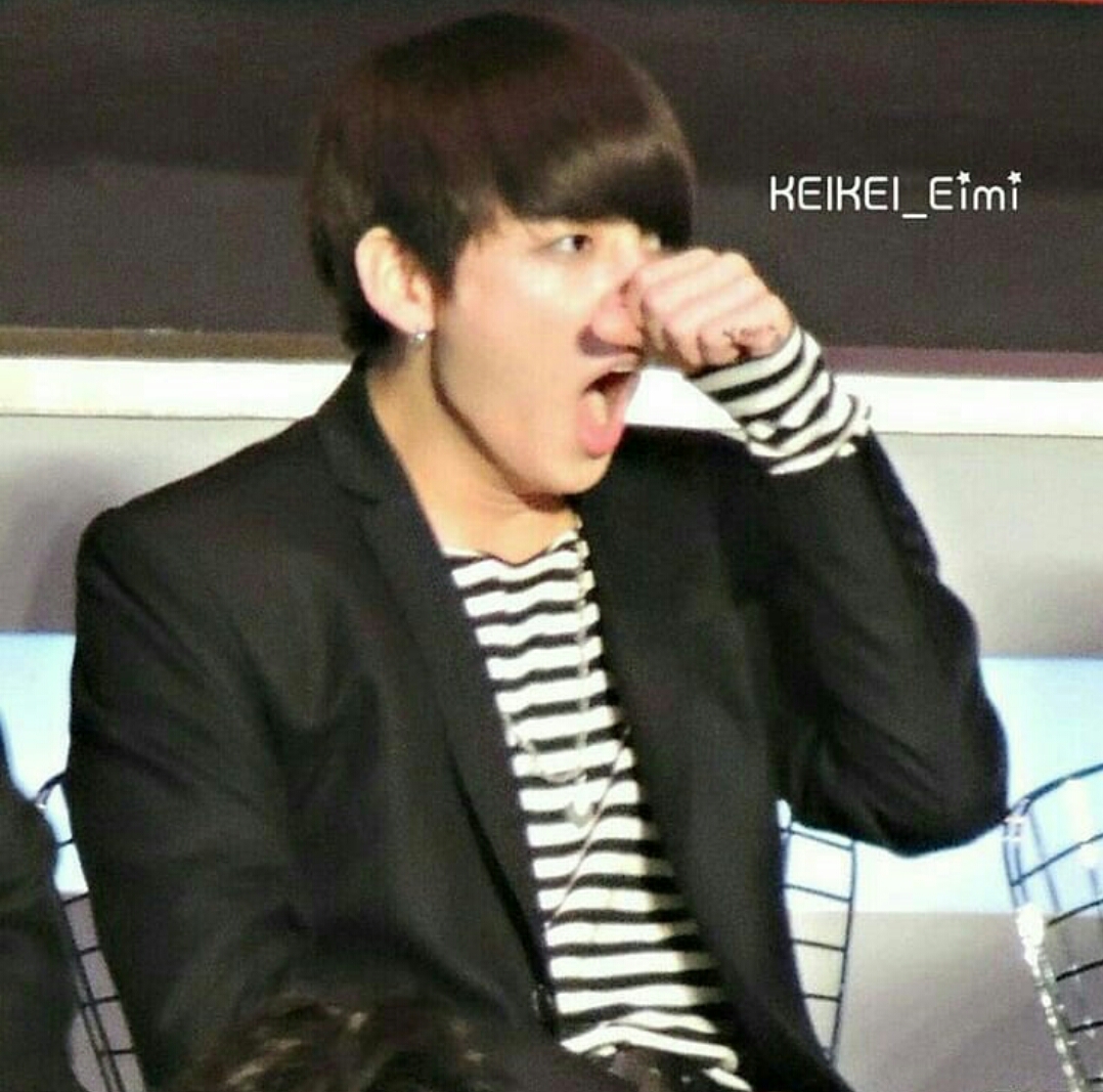 Jungkook's Unique Habits When Yawning - All About BTS , ARMY and KPOP