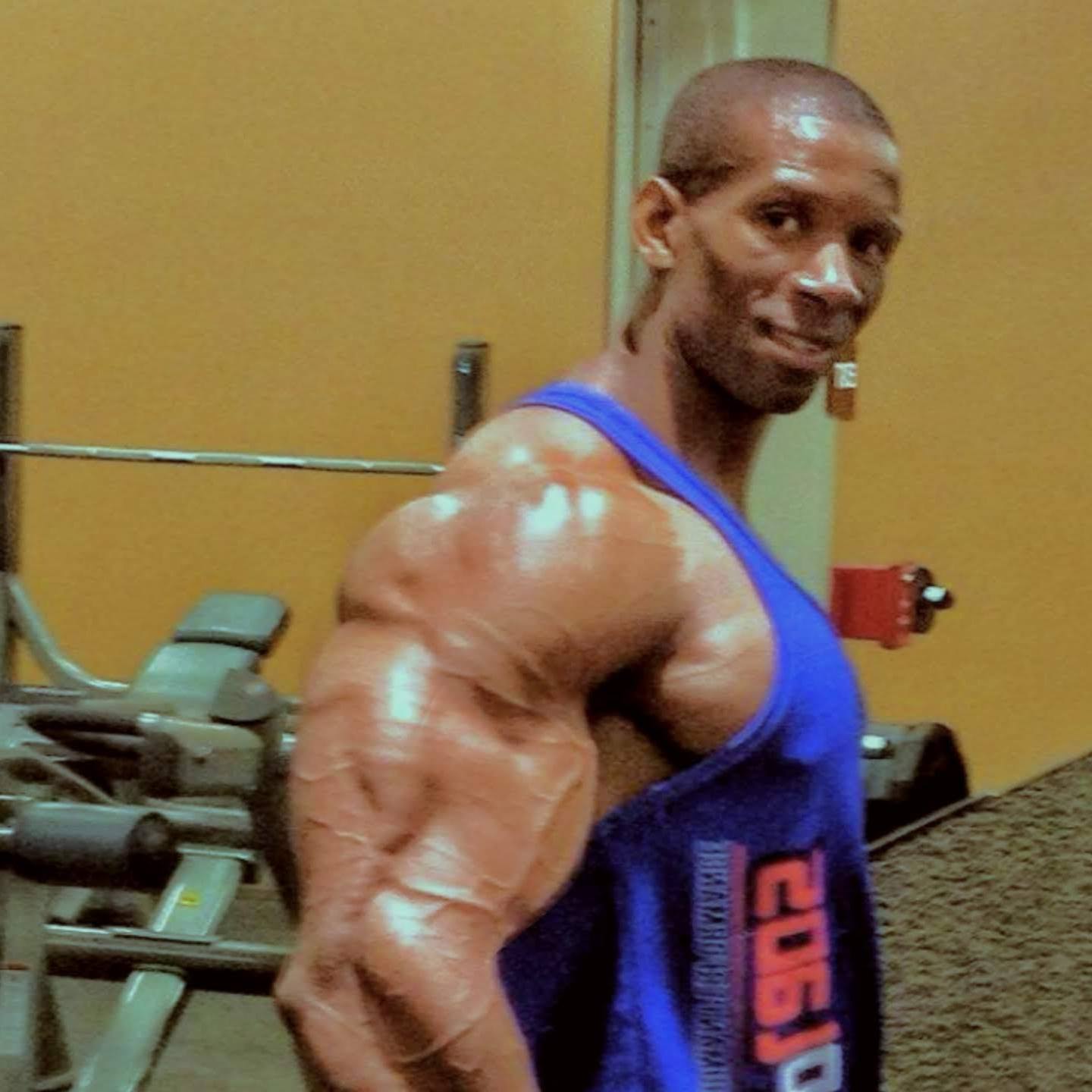 world bodybuilders pictures: colombian bodybuilder Johnny Martinez ...