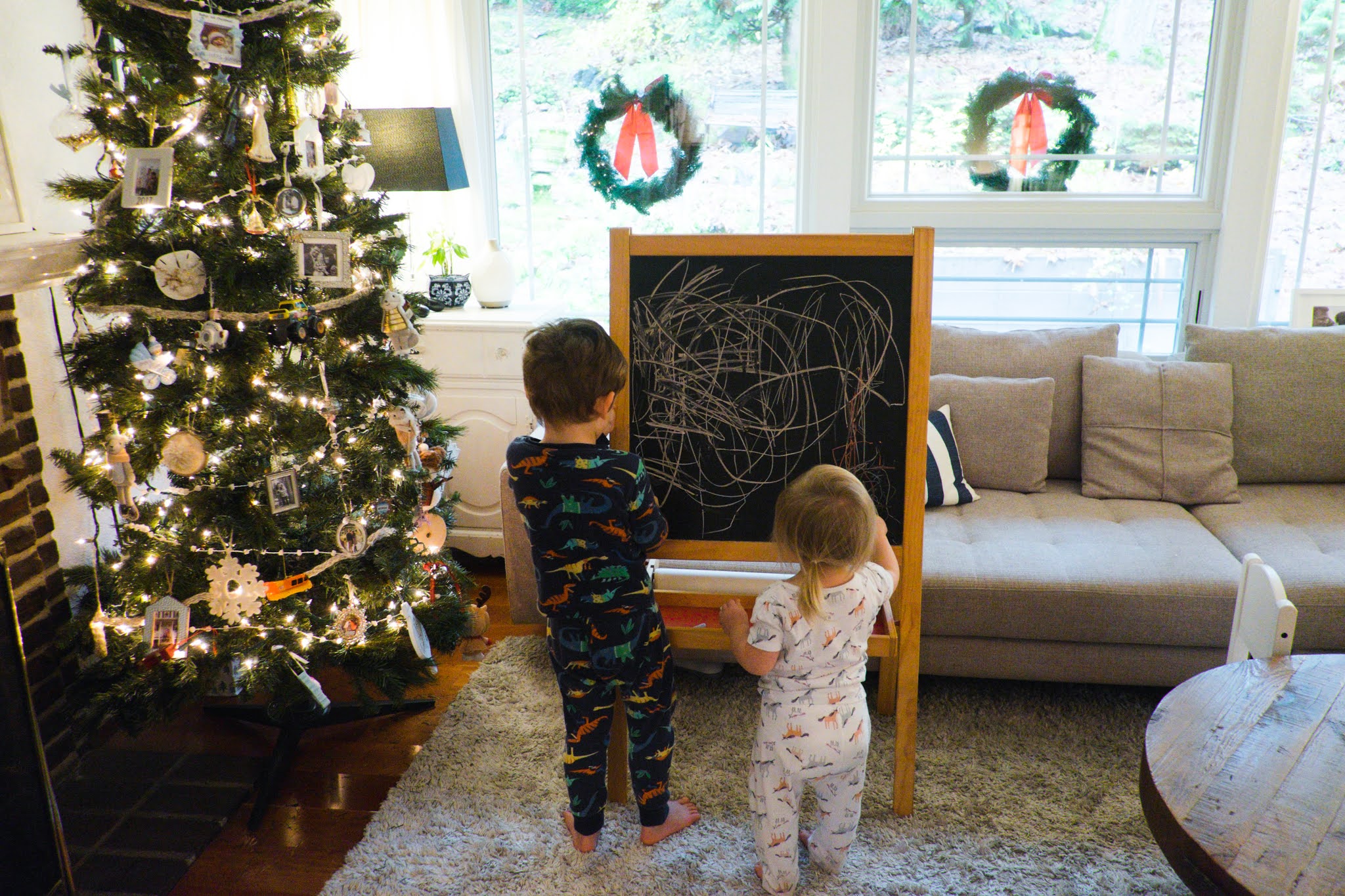 Domestic Fashionista: Holiday Mode: Around The House + Activities We ...