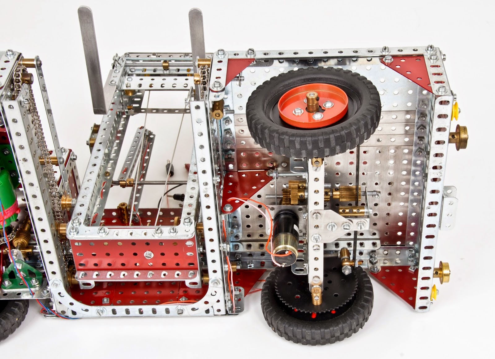 Ralph and Sue's Meccano News: Look what followed us home...