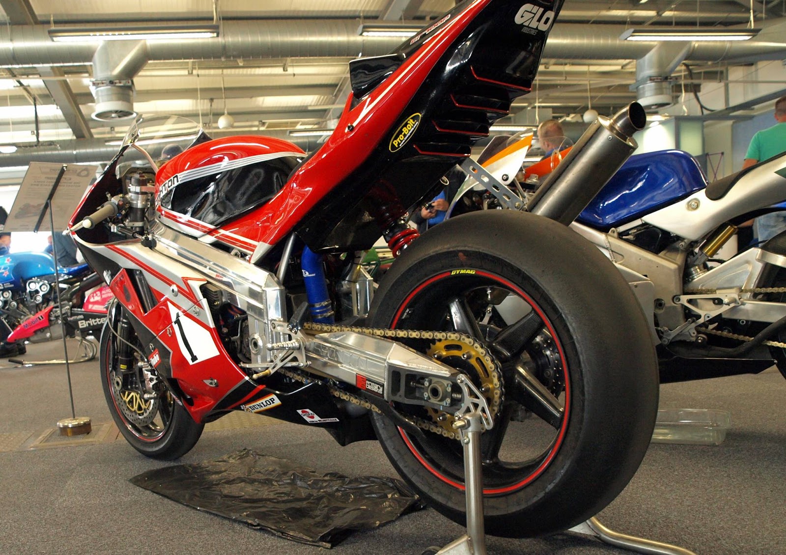 ROTRON RT700 Rotary Engine / Crighton Racing