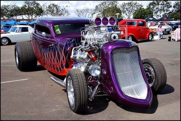 Mobil Unik dan Keren - Sazukers