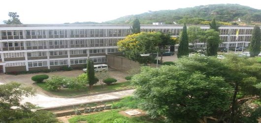 JOHN SHABANI AONGOZA MAMIA YA WANAFUNZI WA VYUO VIKUU VYA IRINGA KATIKA ...