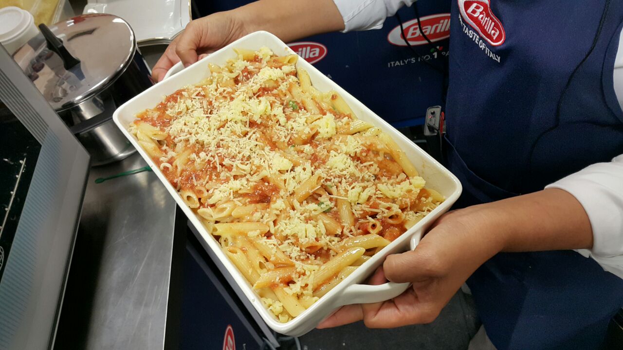 Baked Penne Rigate with BARILLA Pomodoro Ricotta Sauce