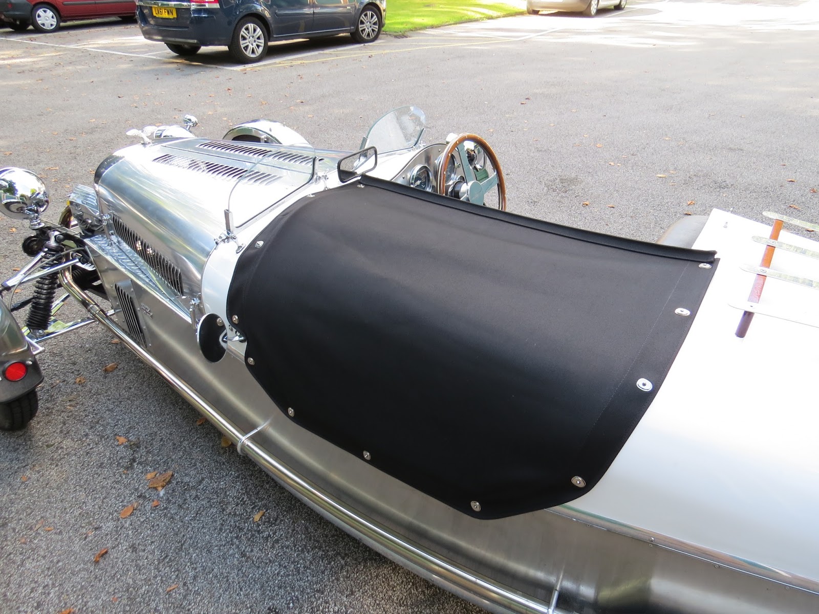 MAC'S REPLICA MORGAN 3 WHEELER BUILD: THE GREAT COVER UP