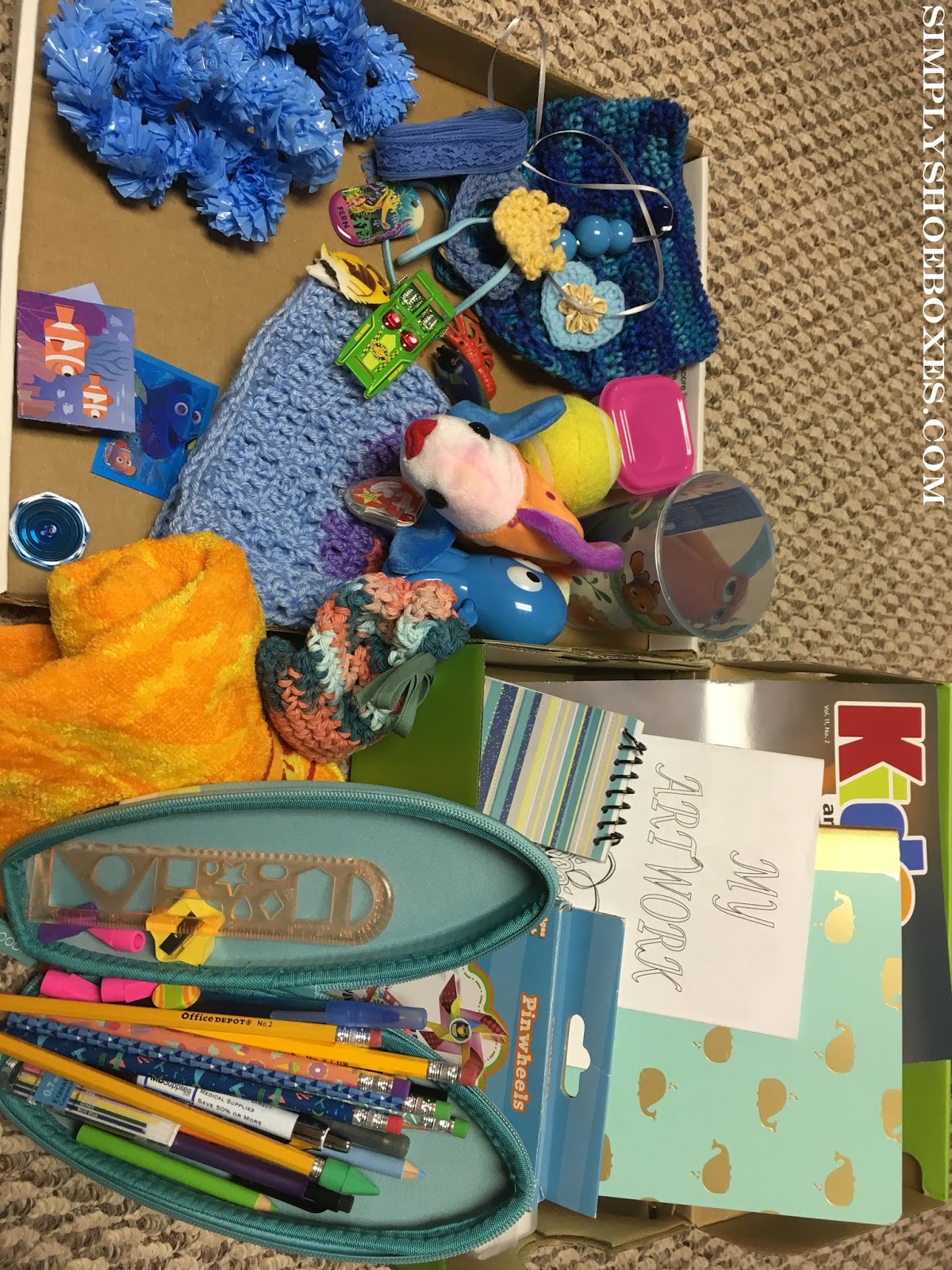 Simply Shoeboxes: Themed Operation Christmas Child Shoeboxes Packed in 2018