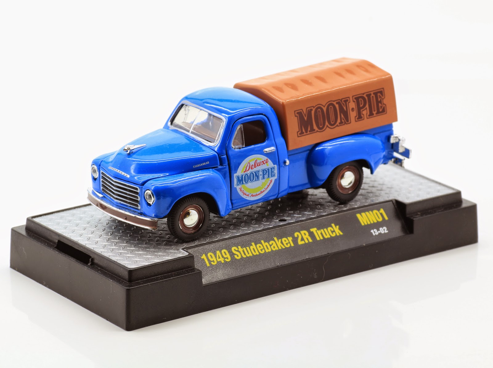Incredible Mini Garage: Studebaker 2R 1949 Truck MoonPie 1/64 M2