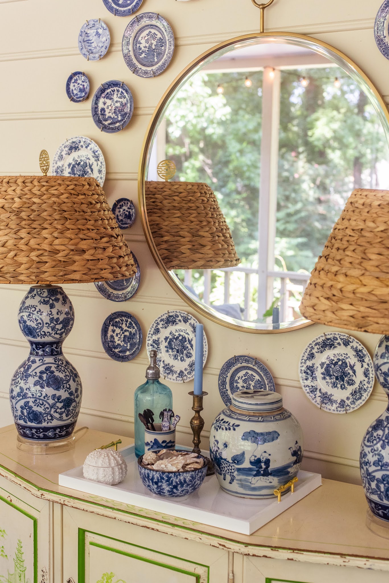 the pink clutch ...: Creating Plate Walls