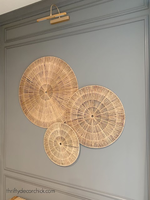 How to Install Pretty Decorative Trim on Plain Walls | Thrifty Decor ...