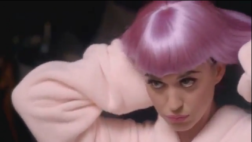 OmniWorlds: Video: Katy Perry with fantasy music video for her hit ...