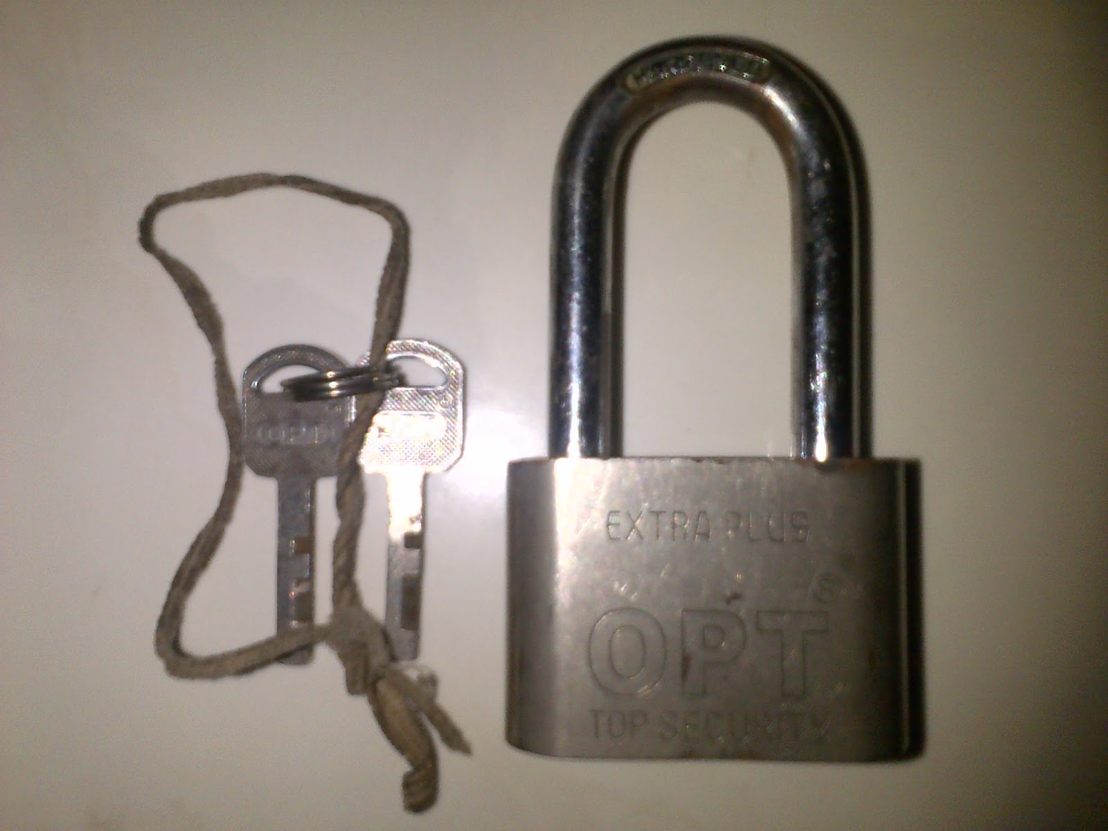 Tips Memilih Gembok untuk Pagar - Desain Rumah