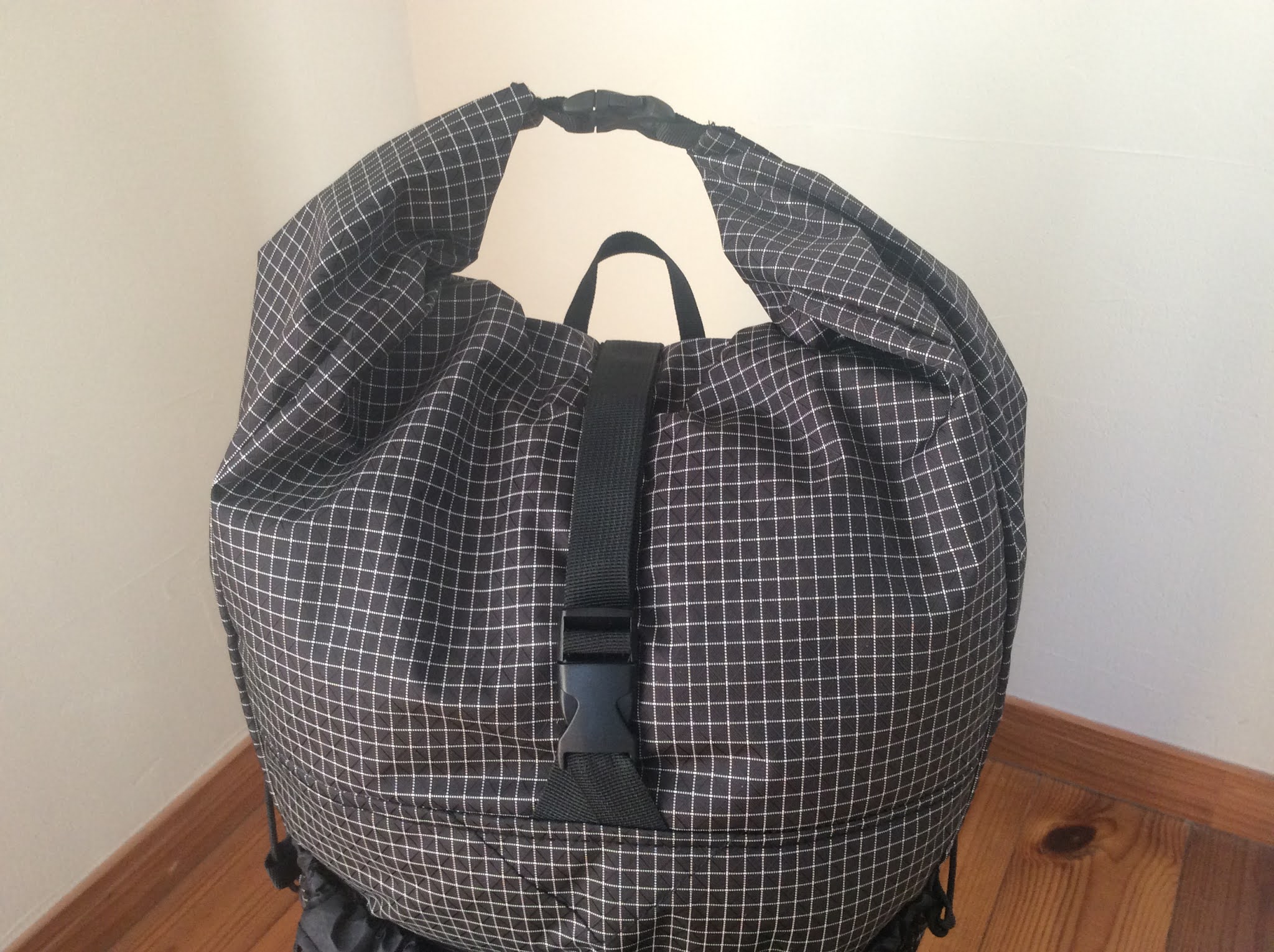 KS ultralight gear: ΩMEGA framed pack