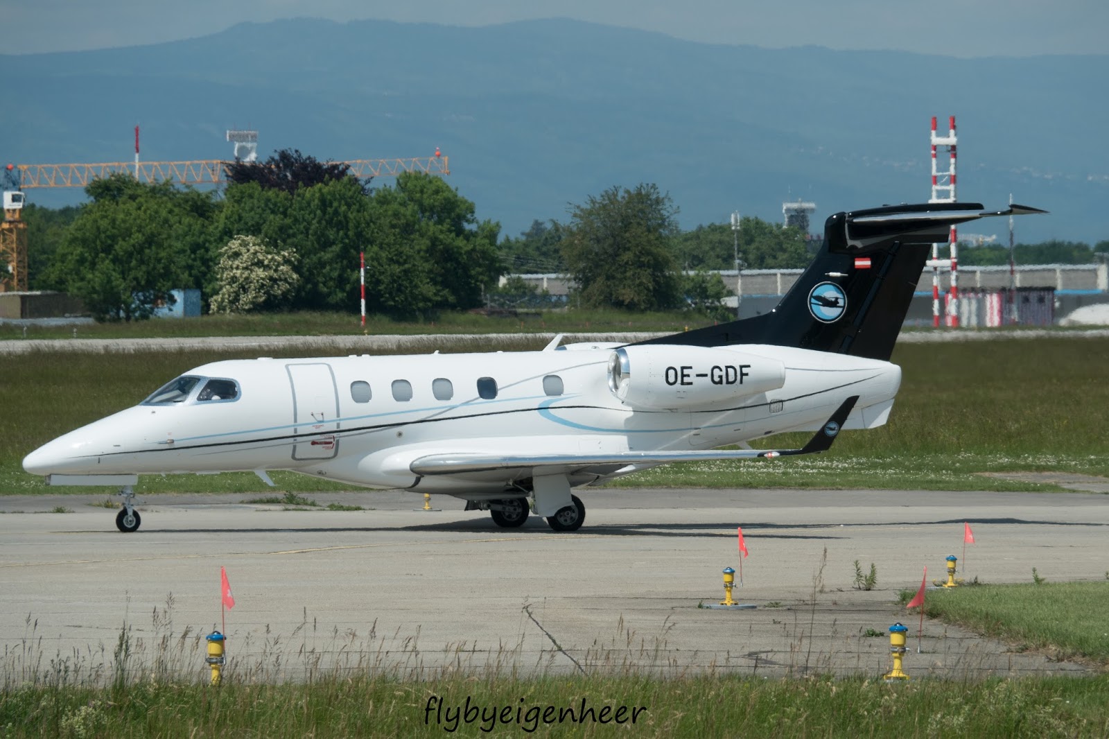 FLUGZEUGE Privatjets etc: OE-GDF Embraer EMB 505 Phenom 300 E55P > SPG