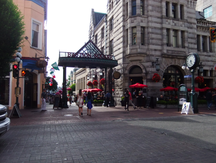 fashiontent: Vancouver's own' Lululemon' and Canadian Street Style in ...