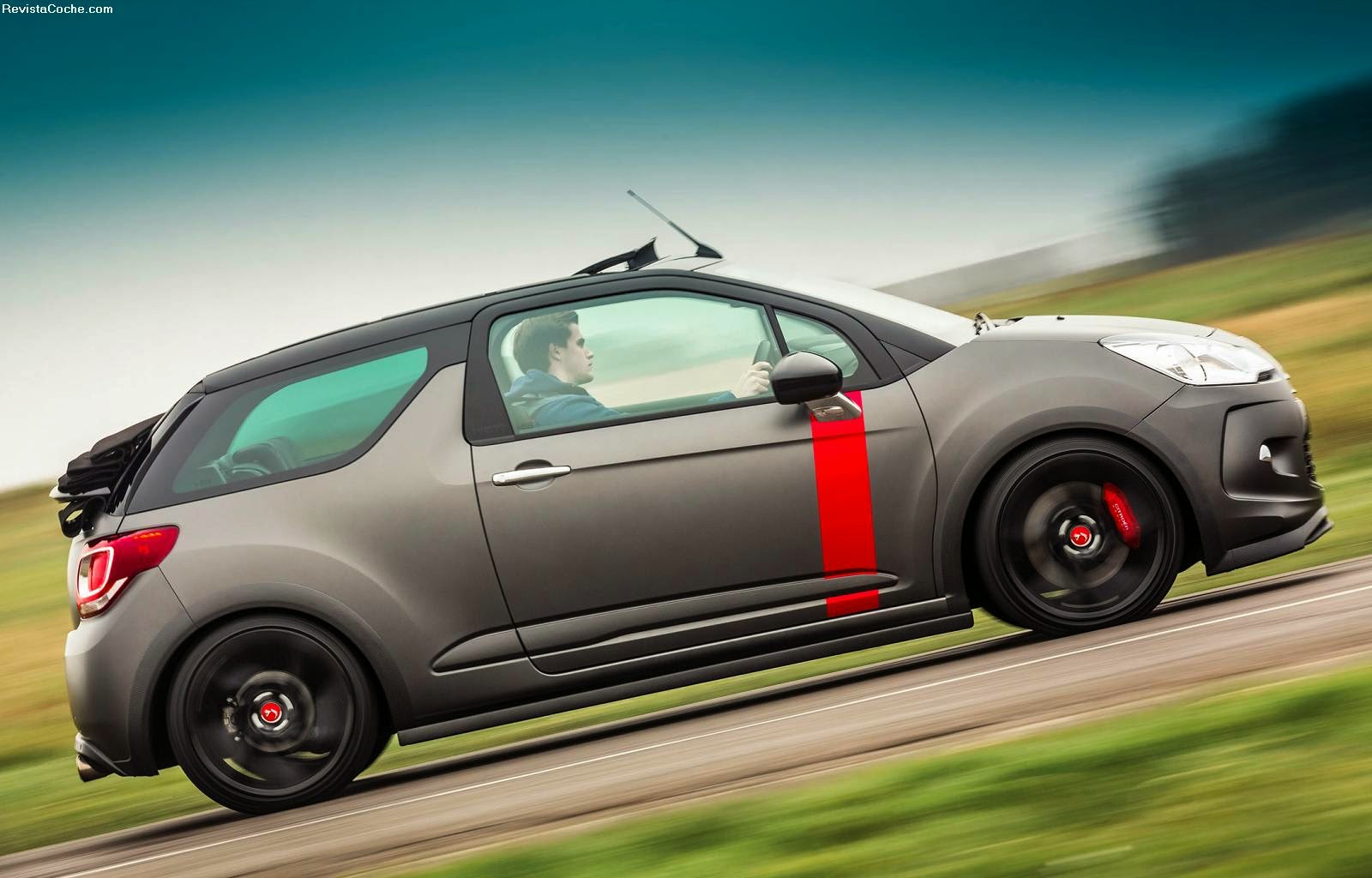 Revista Coche: Tuning a lo bestia: Citroen lanza el DS3 Cabrio Racing