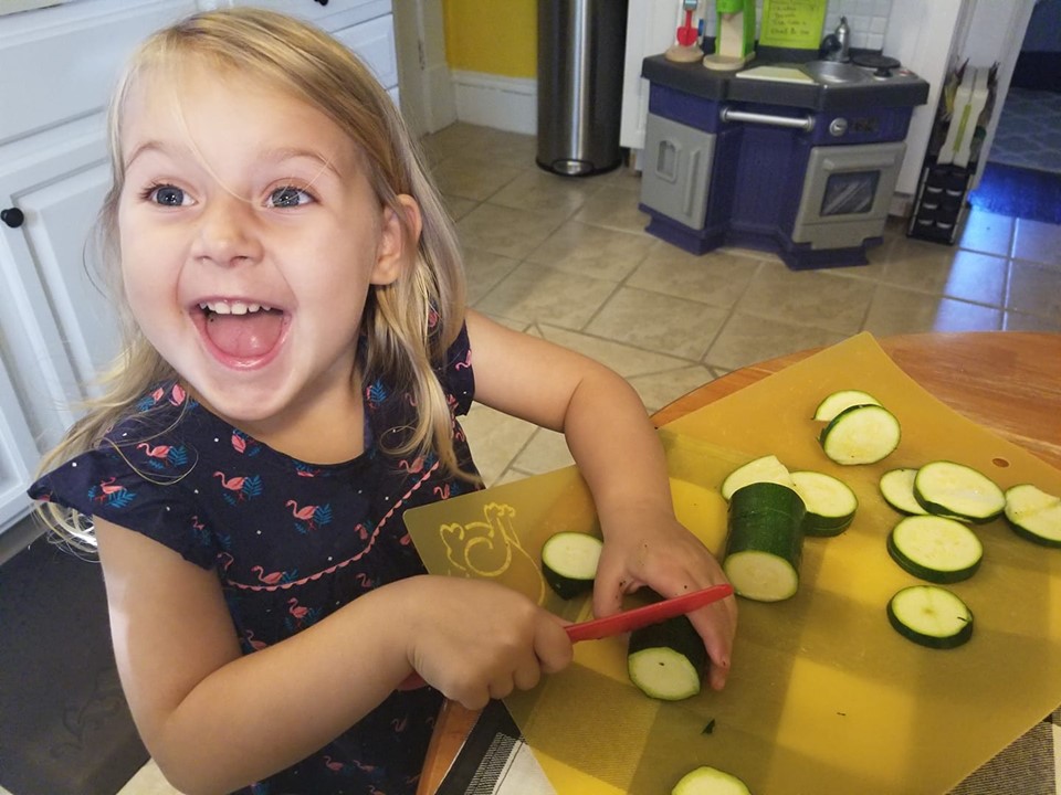 How to Encourage Your Best Little Helpers & Raise Responsible Kids ...