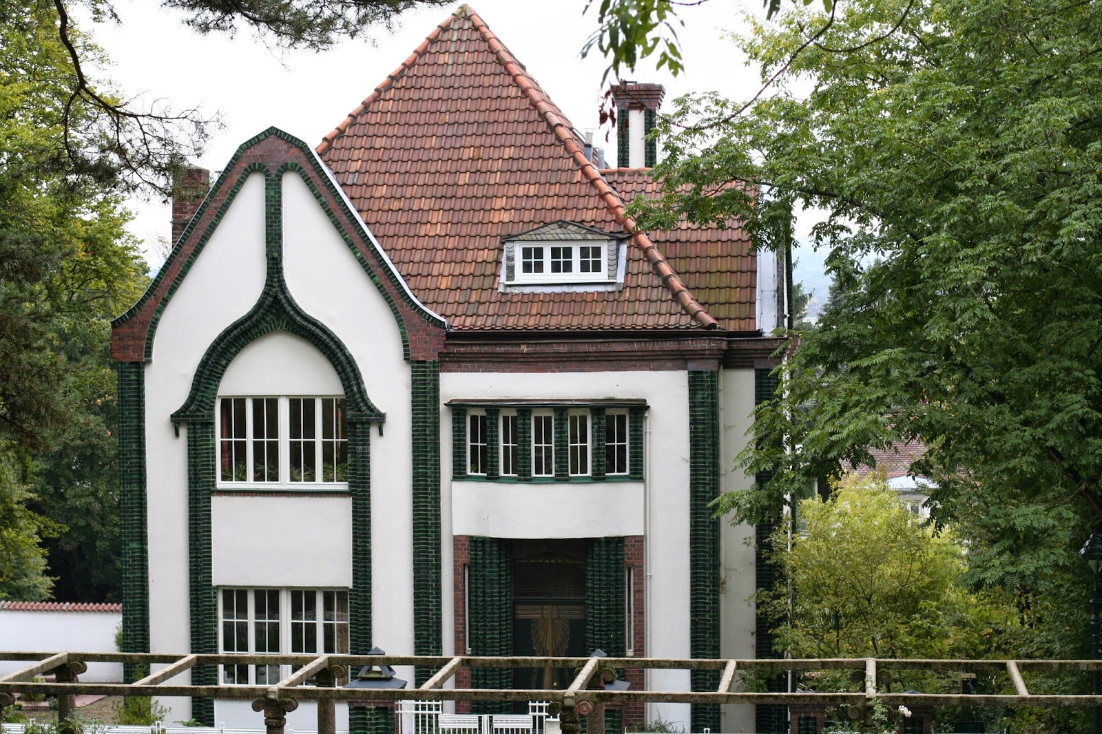 Historia de la Arquitectura Moderna: Casa Behrens,Mathildenhöhe ...
